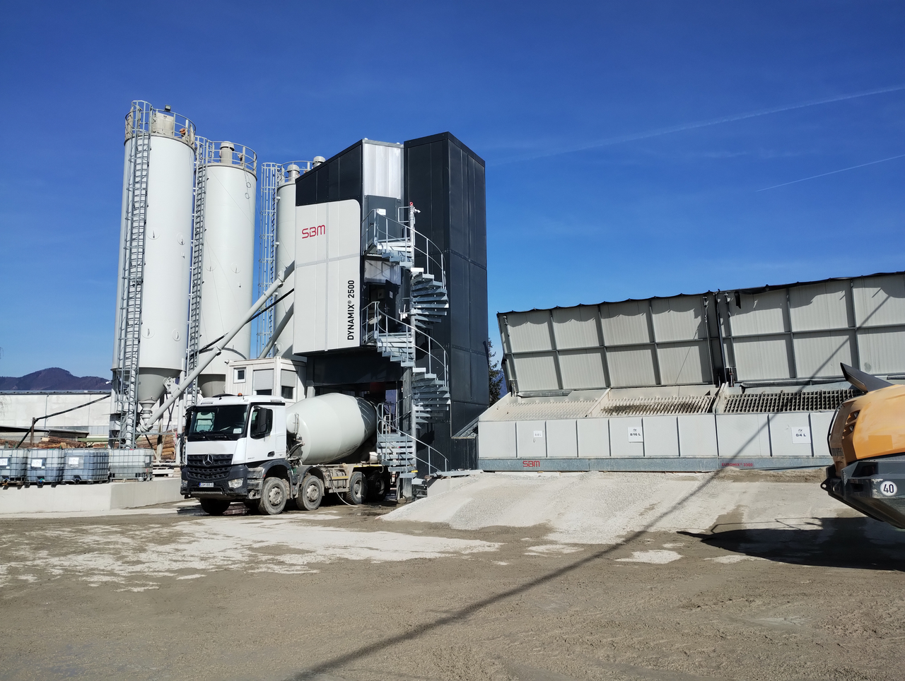 DYNAMIX mobile concrete mixer - SBM Mineral Processing GmbH Österreich ...